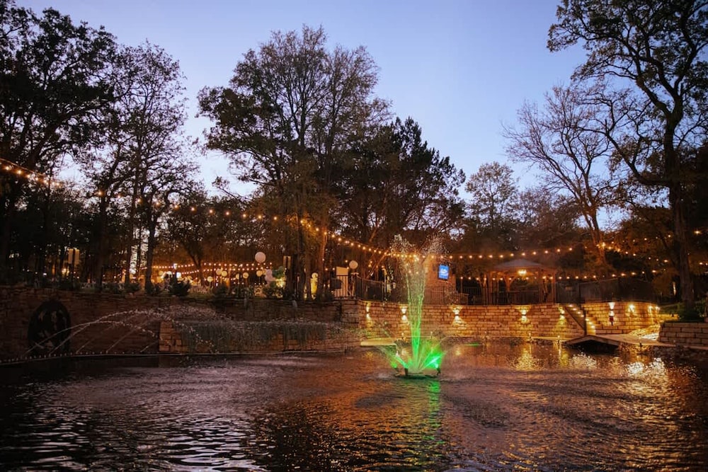 Lux Lounge 7744 Ranch Resort Austin - Cota - Texas