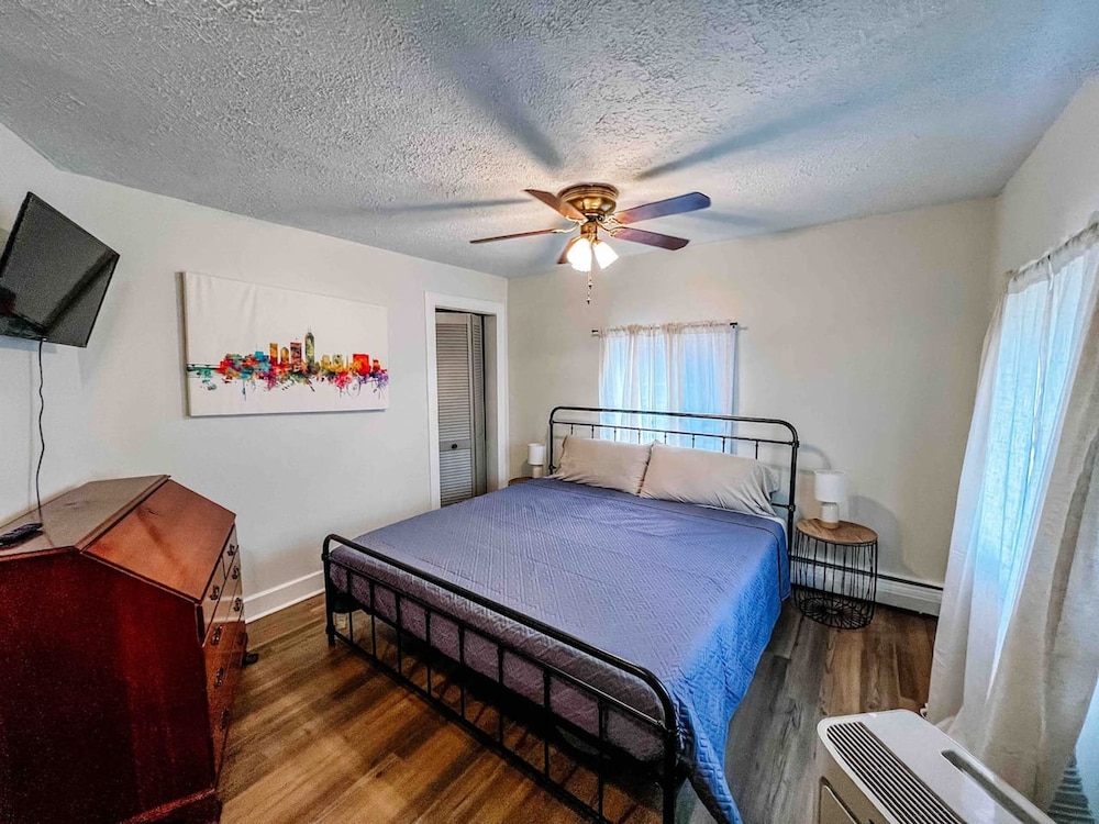3 Bd 10 Min To Dwtwn Washer-dryer - Indianapolis, IN