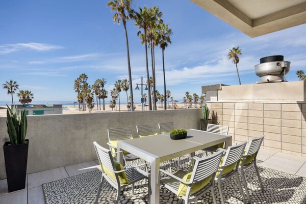 The Santa Monica Sunset - Beachfront Luxury - Venice Beach, Los Angeles, CA