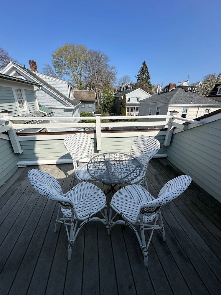 Entire Charming Victorian Home Downtown Newport - Rhode Island