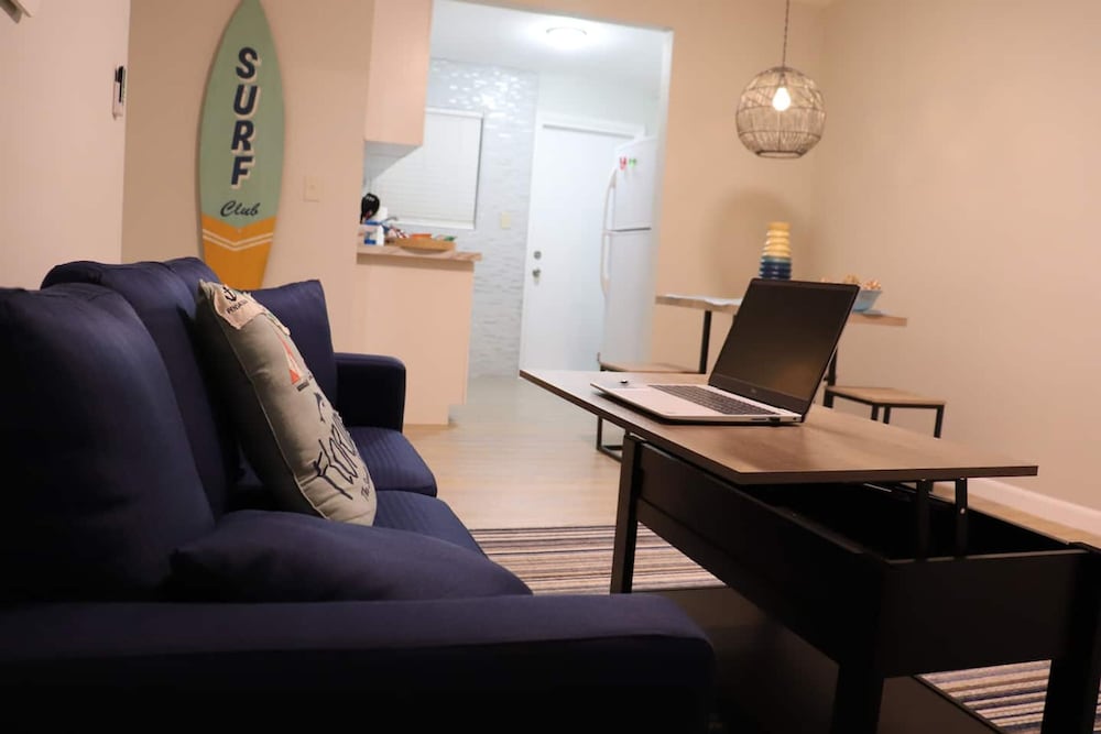 Luxury House With Delightful Beach Style - Miramar, FL