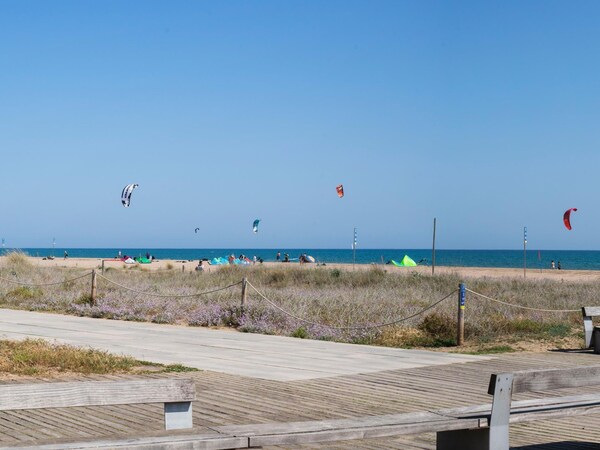 Beachfront Sunny Apartment Sea Mountain View - Castelldefels