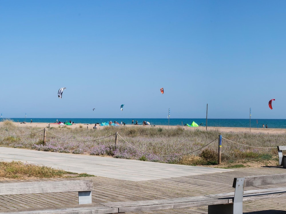 Beachfront Sunny Apartment Sea Mountain View - Castelldefels