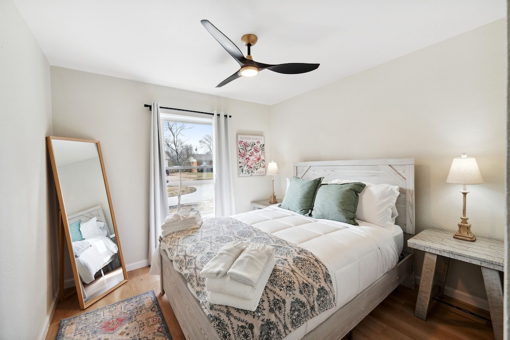 Misha: 434 Marilu Street, Richardson - Dallas, TX