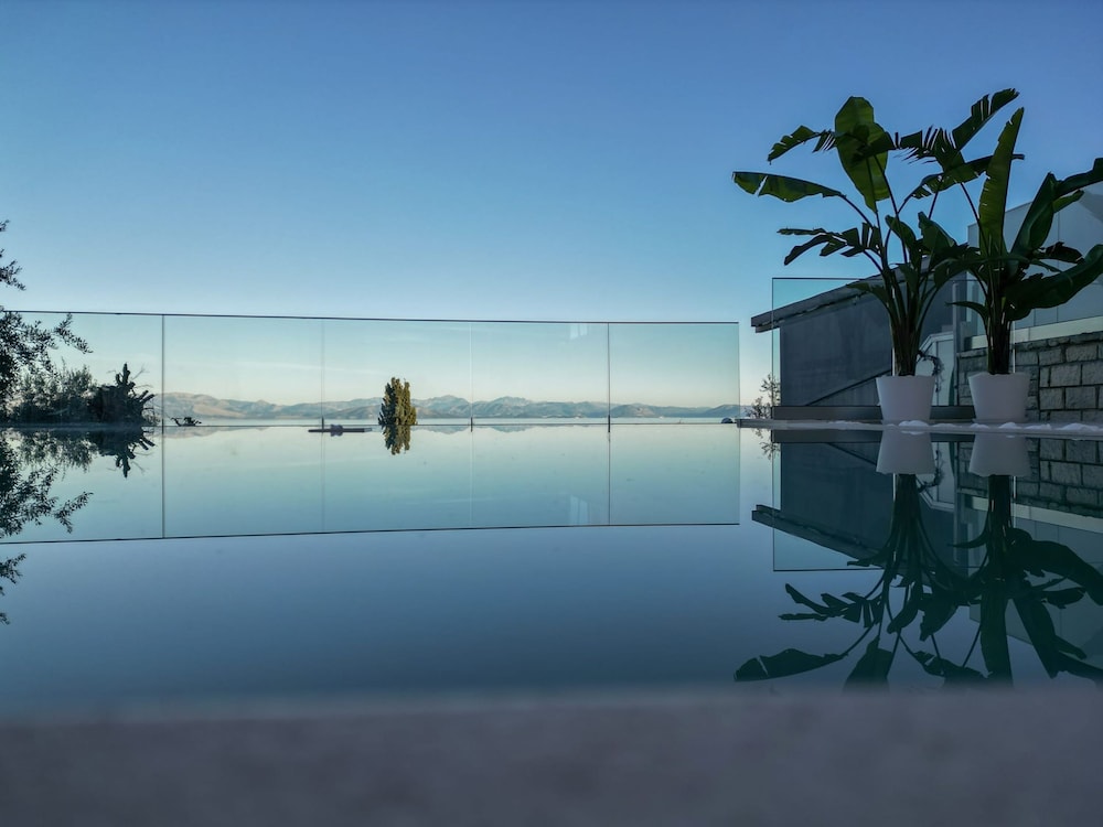 Achillion Luxury Corfu Villa - Korfu
