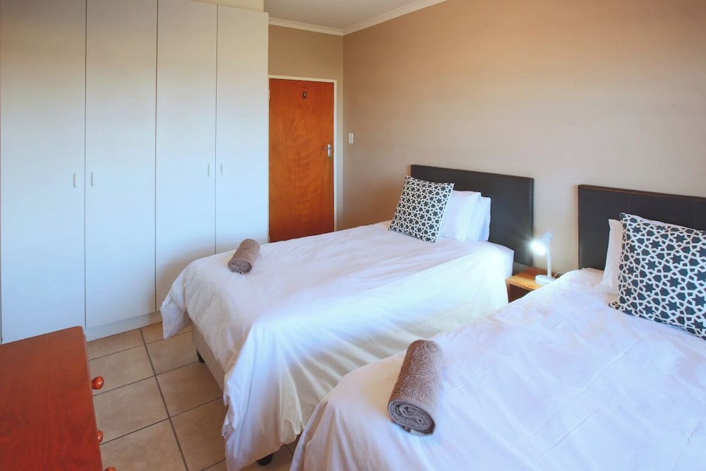 Tasties' Langebaan 8 Sleeper - Langebaan