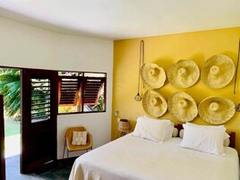 Quarto casal ou duplo standard, varanda, vista para o jardim | Cofres nos quartos, Wi-Fi de cortesia