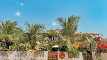 Fachada da propriedade