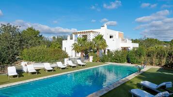 Villa, fumadores | 5 quartos