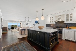 Condo, várias camas (Sandpiper 508) | Cozinha privada