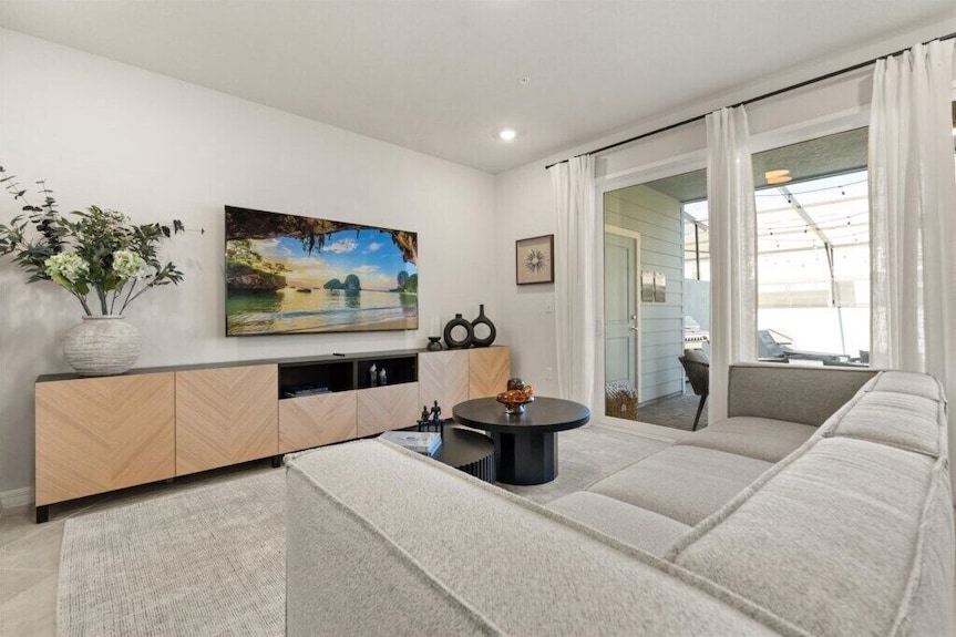 5 Bedrooms/ 4.5 Bathrooms/ Windsor Cay (16202 Cc) - Clermont, FL