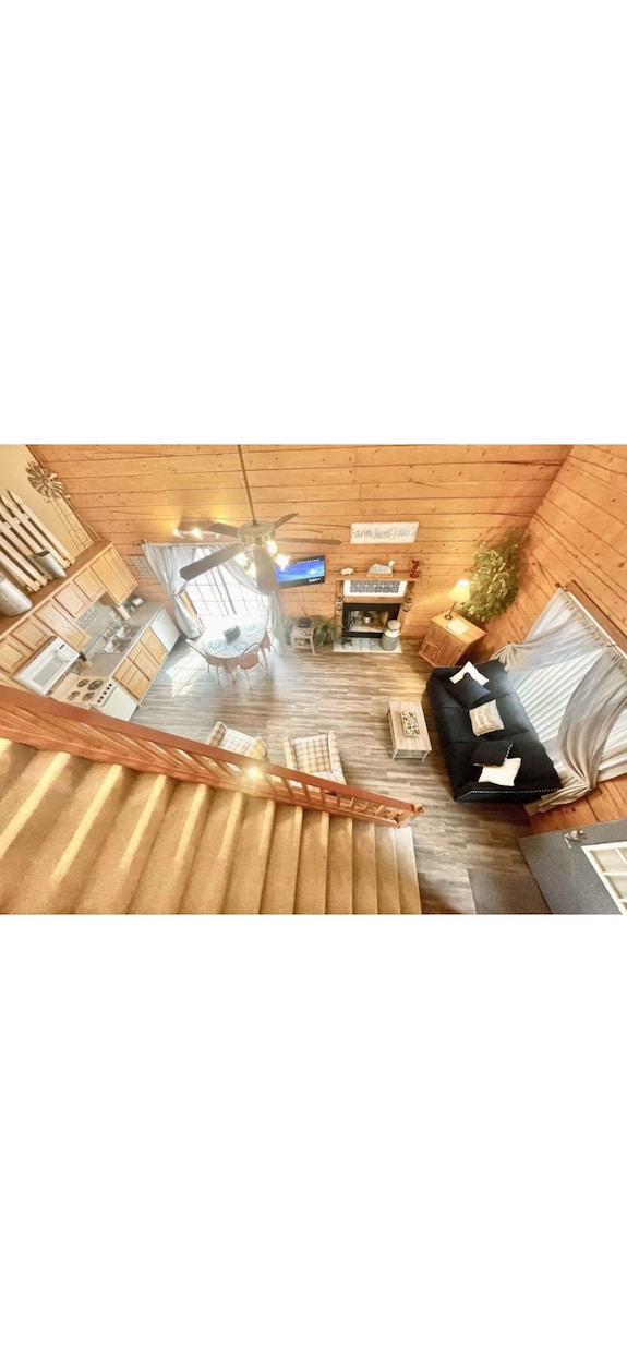 Cozy Rustic Cabin, Fireplace, Ultimate Relaxation 3 Miles From The Strip! - Branson, MO