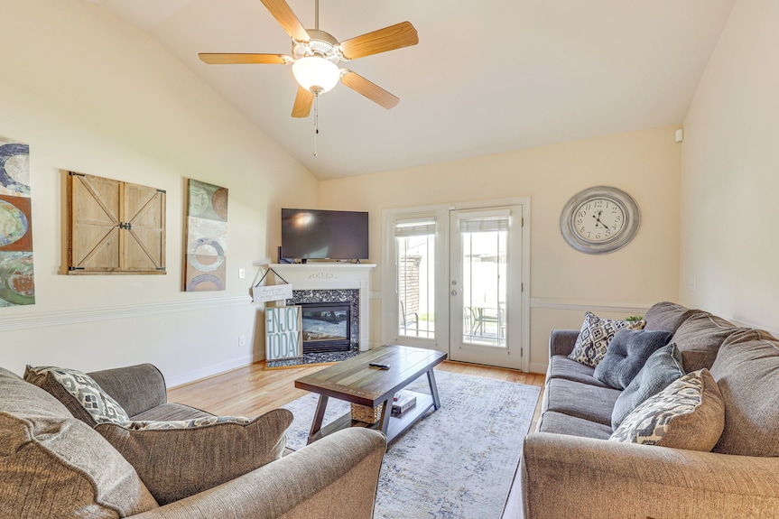 5 Mi To Rocky Mount Mills: Modern Retreat W/ Patio - Rocky Mount, NC