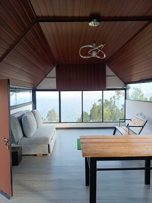 Quarto Quádruplo Clássico, vista para o lago | Wi-fi grátis 