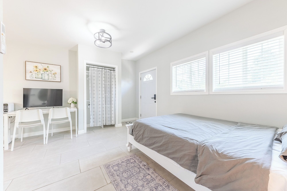 Beautiful New Studio In Arcadia With Kitchen-C - Mayflower Village | Vrbo