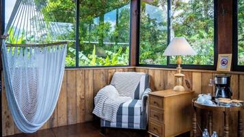Quarto Quádruplo Panorâmico, varanda, vista para a montanha | Terraço/pátio interior