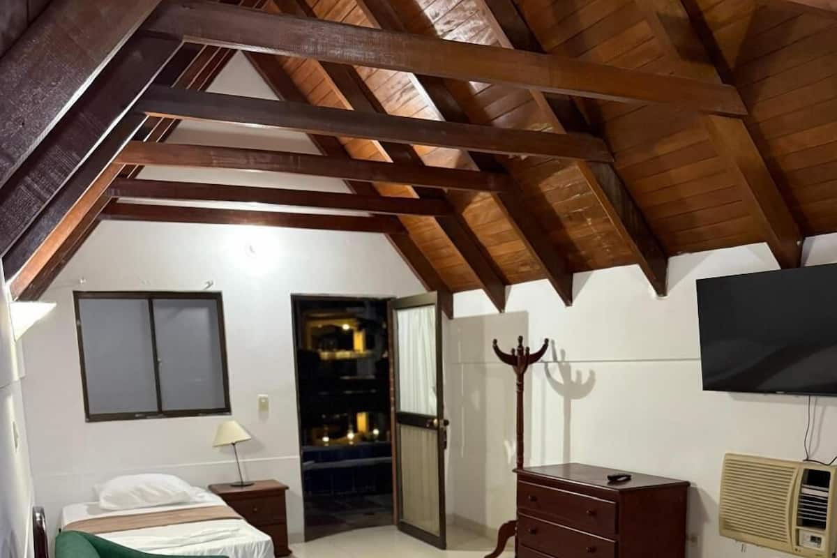 Casa de Campo Familiar | Secretária, secretária adequada para computadores portáteis