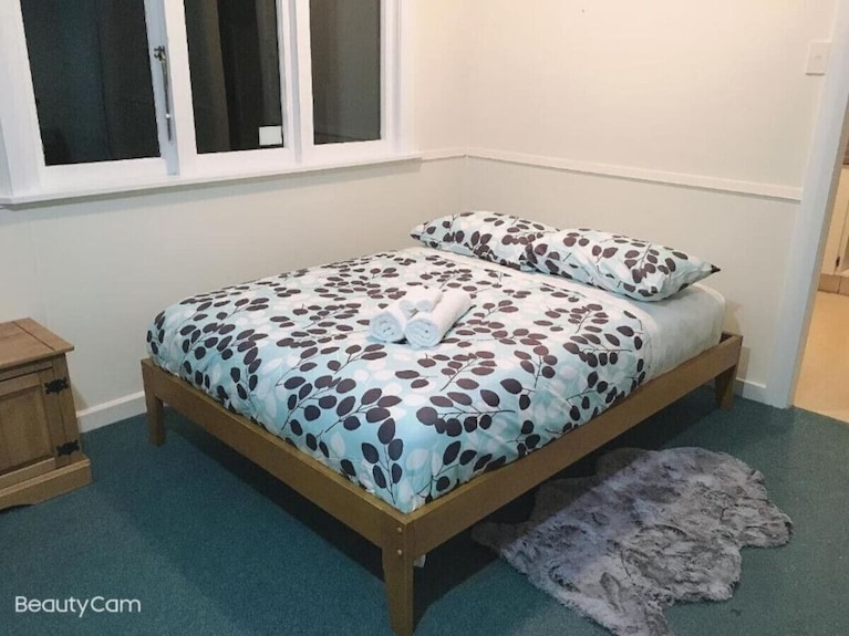 4 Beds Including 2 Double Beds And 2 Sofa Beds Up To 8 People, House, 22b Pererika St, Rotorua - Rotorua
