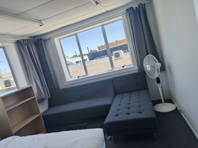 6 Beds Including 1 Dbl Bed, 1 Single Bed, 4 Singgle Sofa Bed In 1 Room & 1 Lounge - オークランド