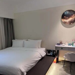 Quarto casal econômico, vista para a cidade | Roupas de cama premium, individualmente decorados