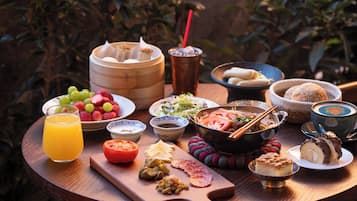 Café da manhã feito na hora grátis todos os dias