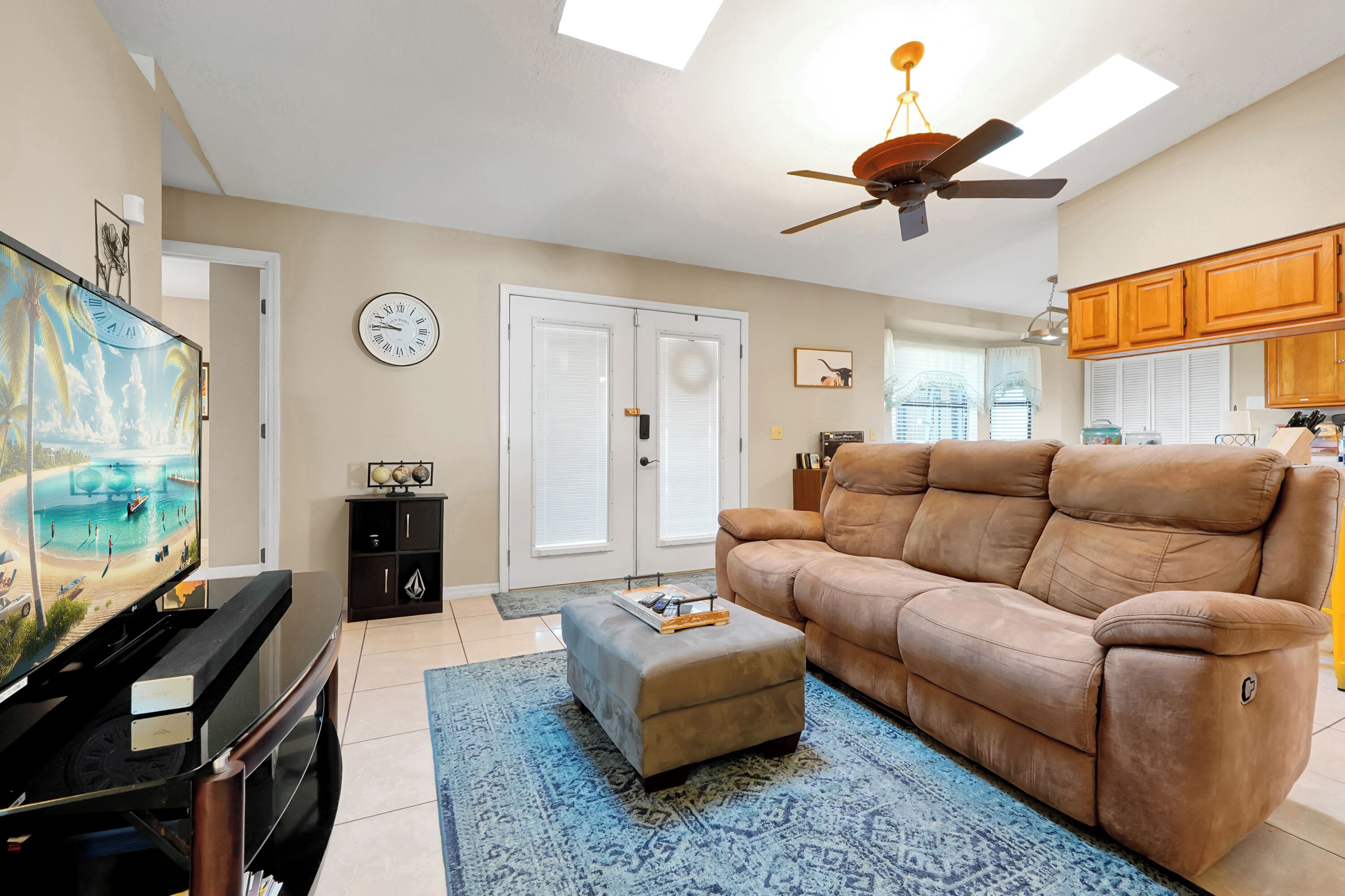 Spacious 3br Home, Gym, Pool Table, Central Location - DeLand, FL