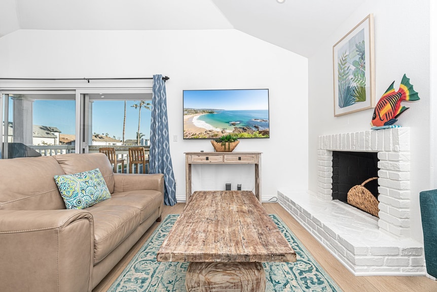 6br Beach House With A/c | Sunny Patio | Balcony With Ocean Views! - Newport Beach, CA