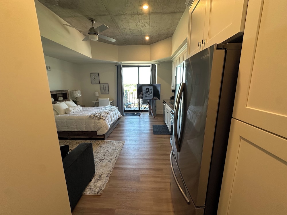 High Rise Downtown Apartment - South Bend | Vrbo