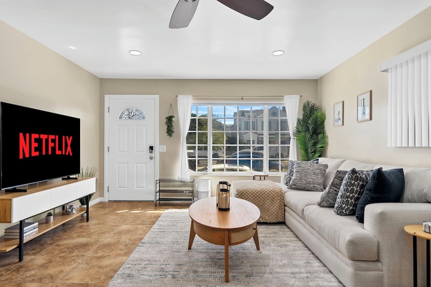 Newport Beach Balboa Peninsula 2br King Bed Wifi Steps To Sand Beach Gear - Newport Beach, CA