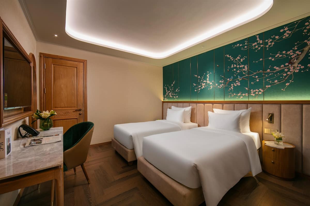Minibar, cofre no quarto