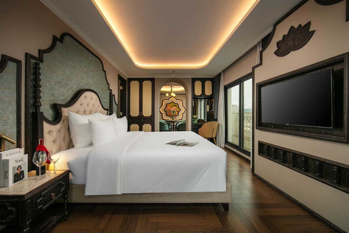 Suite Signature, varanda, Vista para a cidade (Corner Studio) | Minibar, cofre no quarto