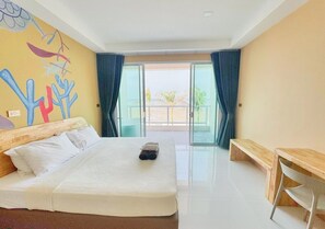 Seaview Beach Club with Bathtub | Secretária, roupa de cama fornecida