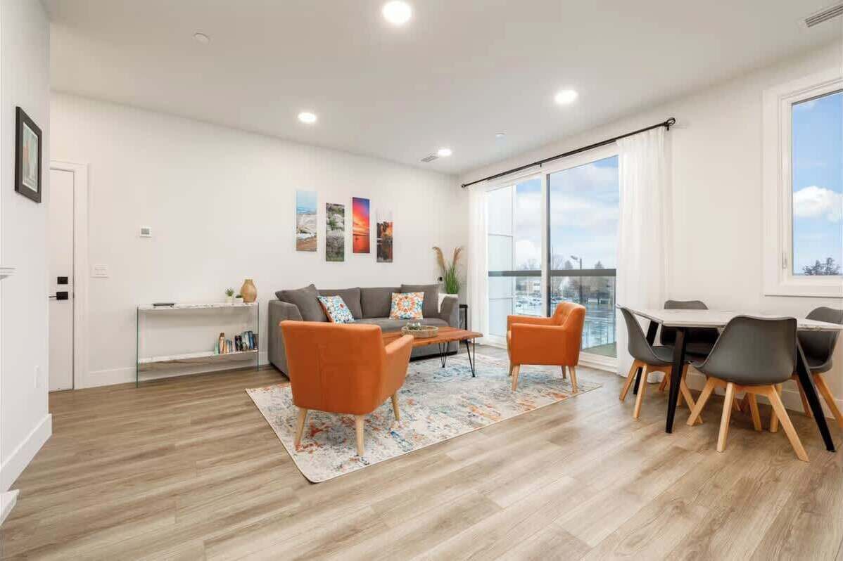 Cypress Street Condo  3.5 Mins To The Beach - Traverse City, MI