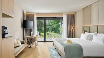 Quarto casal luxo, sacada | Roupas de cama premium, frigobar, ferros/tábuas de passar roupa