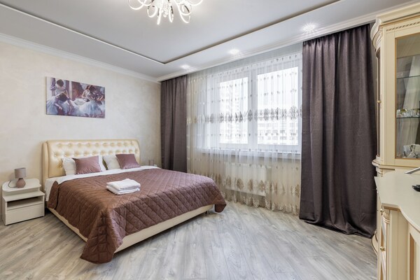 Modern Apartment With Spacious Kitchen - Minsk