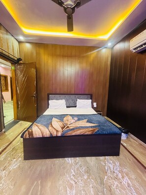 Quarto superior | Escrivaninha, camas extras/dobráveis (sobretaxa), Wi-Fi de cortesia