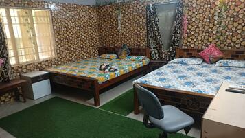 Quarto quádruplo conforto, sacada | Cofres nos quartos, quartos à prova de som