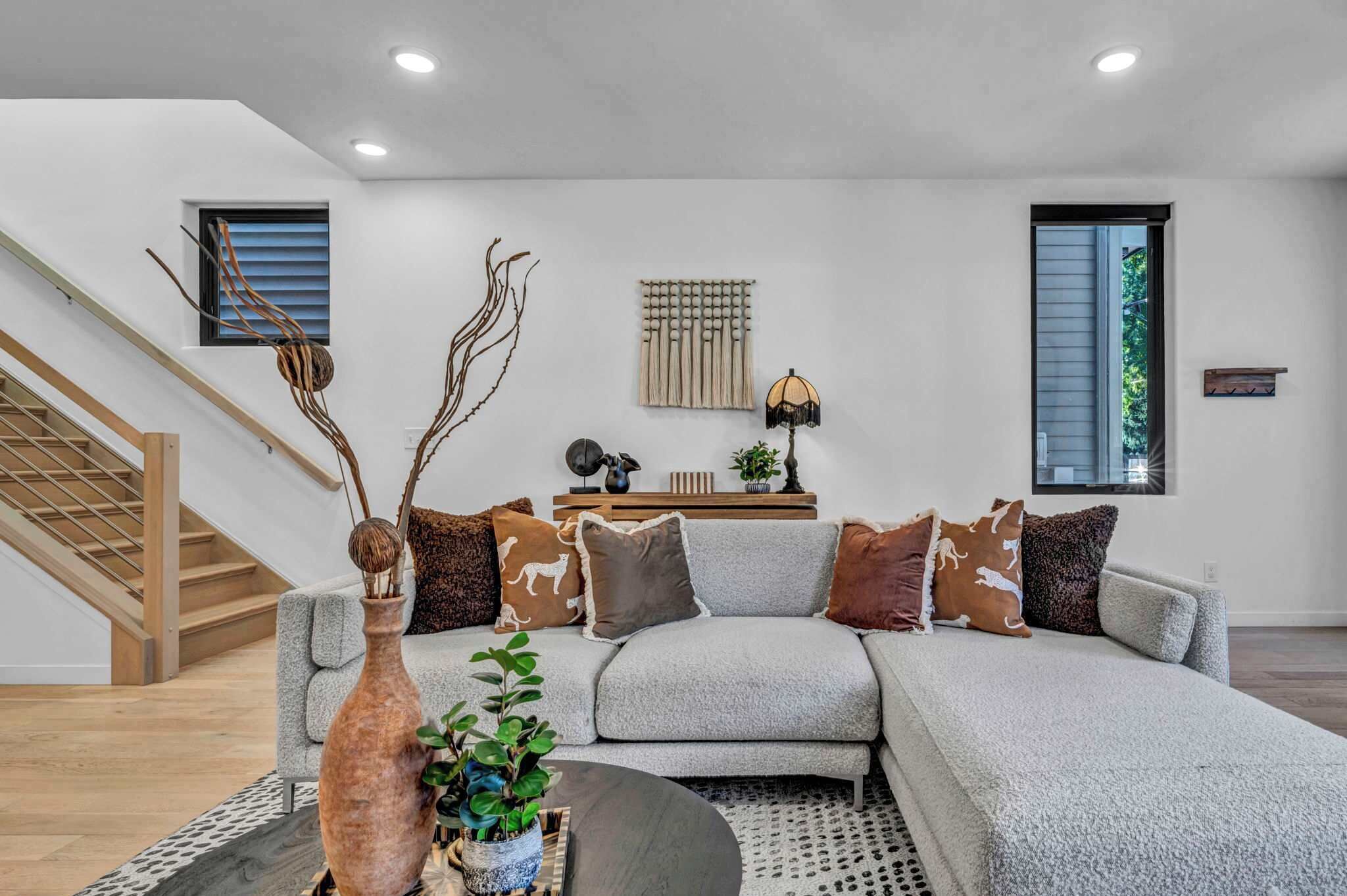 Stylish 3br Home In The Heart Of Tremont+mini Gym - Parma, OH