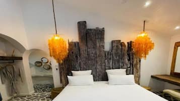 Quarto casal luxo, varanda, vista para a piscina | Cofres nos quartos, cortinas blackout, quartos à prova de som