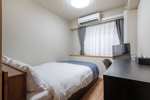 Quarto Duplo Comfort | Secretária, Wi-fi grátis, roupa de cama fornecida 