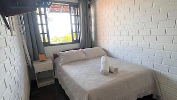Chalé | Roupas de cama premium, Wi-Fi de cortesia, individualmente decorados
