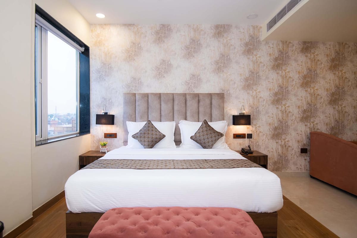 Suite-Estúdio Superior | Minibar, cofre no quarto