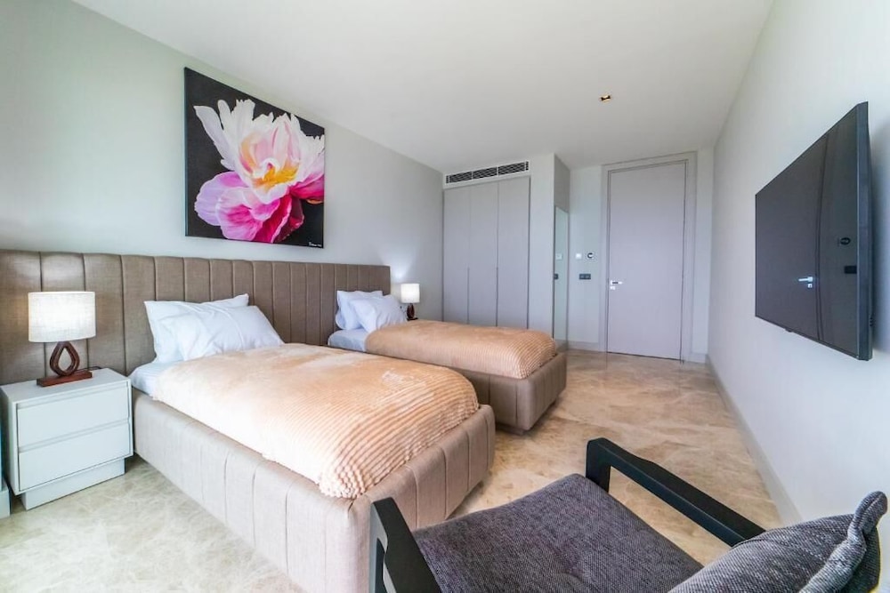 Isra Trading - Hertfordshire