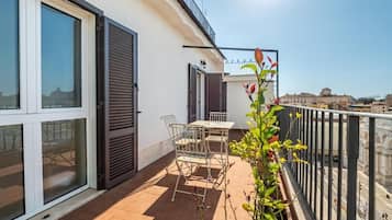 Suite, varanda, Vista para a cidade | Terraço/pátio interior