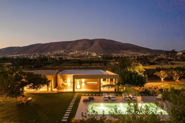 Luxury 4Bedroom Villa with Pool | Terraço/pátio interior