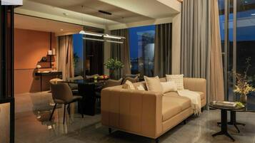 Apartamento Royal, 3 quartos, vista para o rio, junto ao pátio | Minibar, Wi-fi grátis, roupa de cama fornecida