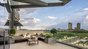 Apartamento Royal, 3 quartos, vista para o rio, junto ao pátio | Terraço/pátio interior