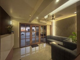 Televisor LED de 32 polegadas com canais por cabo, base para iPod 