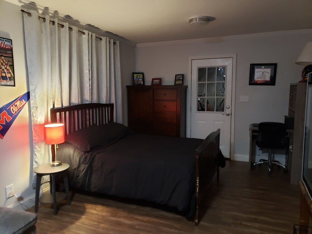 Spacious family home just outside town - Lafayette County | Vrbo