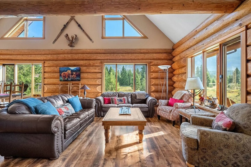 Maple & Moose | Hot Tub | Yard | Mountain Views - Alberta